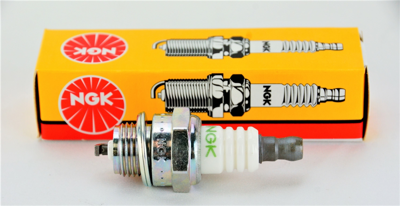 Box of 10 Genuine NGK 5574 V-Power Spark Plug BPM8Y Fast Free Shipping ...