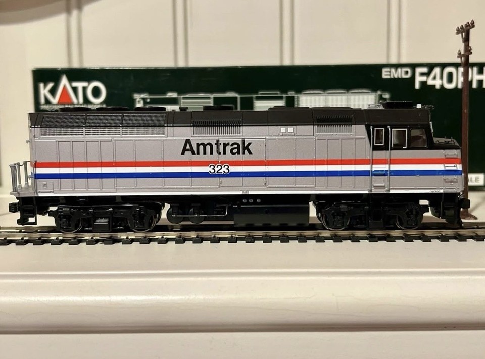 Kato HO Amtrak F40PH Custom Numbered 323 | eBay