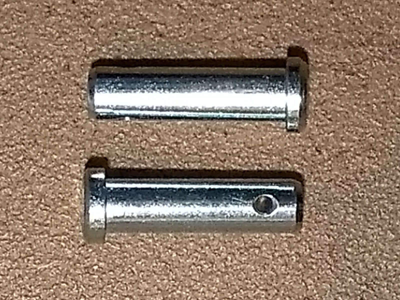 Bolzen mit Kopf ähn. DIN 1444 verz. ohne Splintloch (A) und mit (B ...