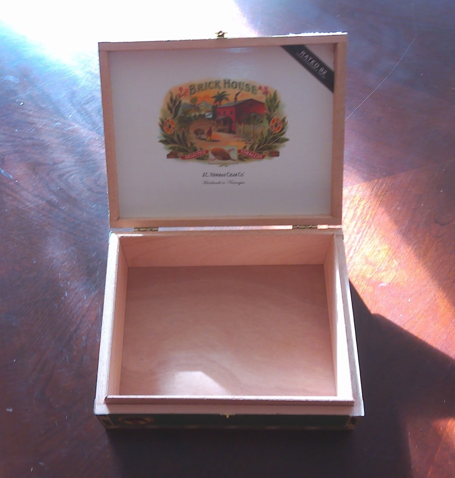 CIGAR BOX-J.C. NEWMAN CO.-BRICKHOUSE-MIGHTY MIGHTY- green Label ...