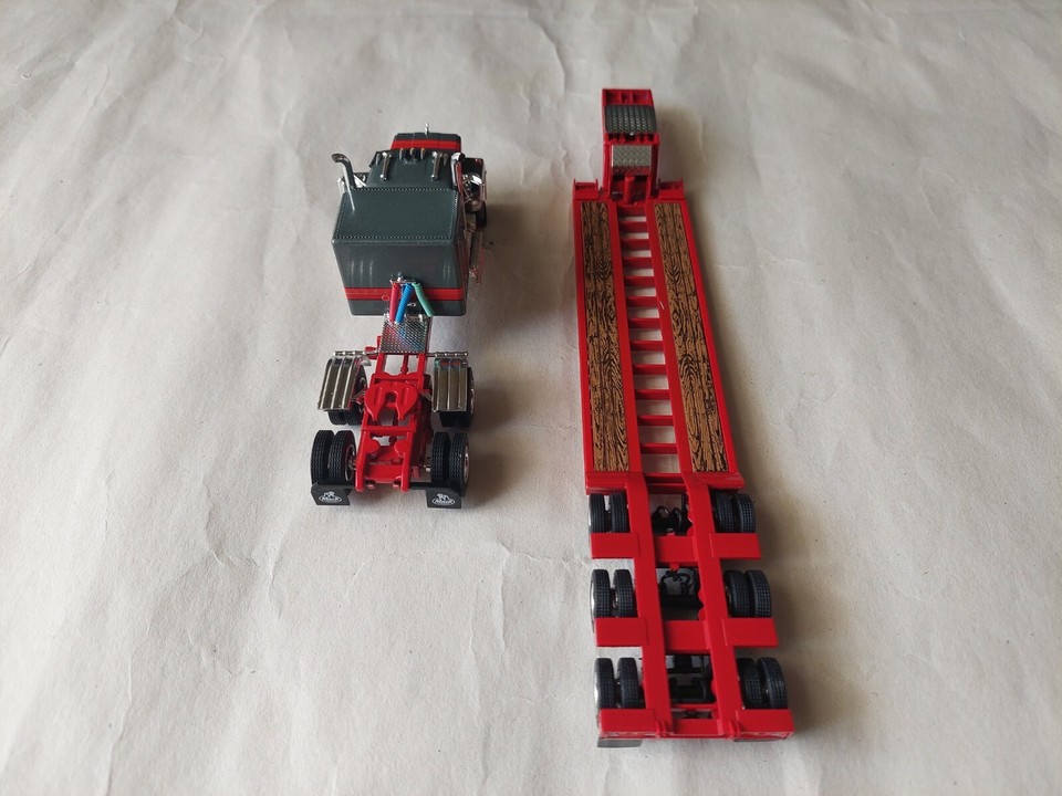 1/64 DCP MACK SUPER-LINER 60'' SLEEPER BUNK W/ TALBERT TRI-AXLE LOWBOY ...