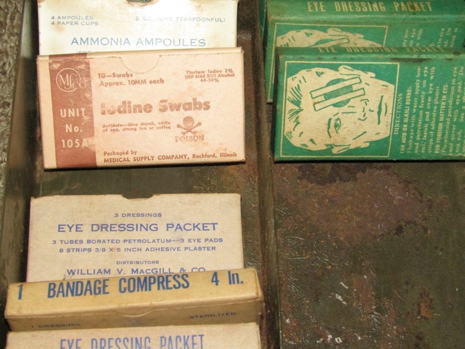 Vintage WWII US Army Medical Dept. First Aid Kit w/ Medic Boxes Inside ...