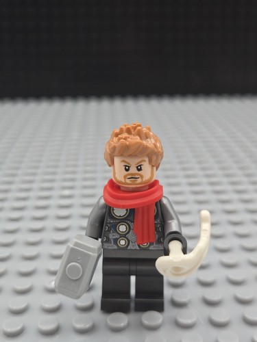 Thor Red Scarf Advent Calendar Marvel Avengers 76196 LEGO® Minifigure ...