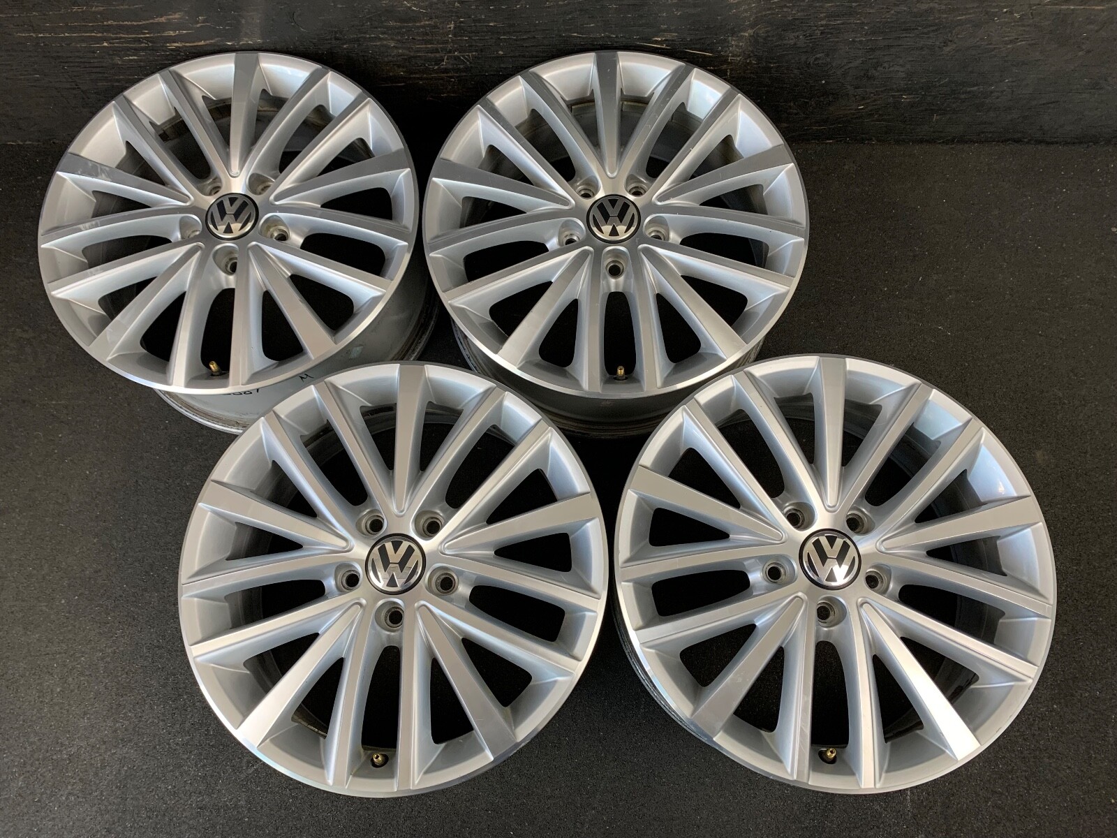 (4) VW Volkswagen Jetta Jetta GLI Original Wheels Rims + Caps 17" Hol ...
