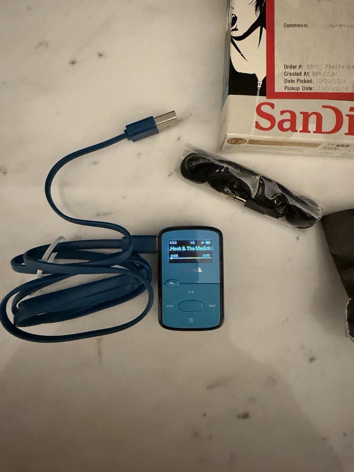 SanDisk Clip Jam MP3 Player Teal, 8GB, 1" Display, FM Radio, MicroSD ...