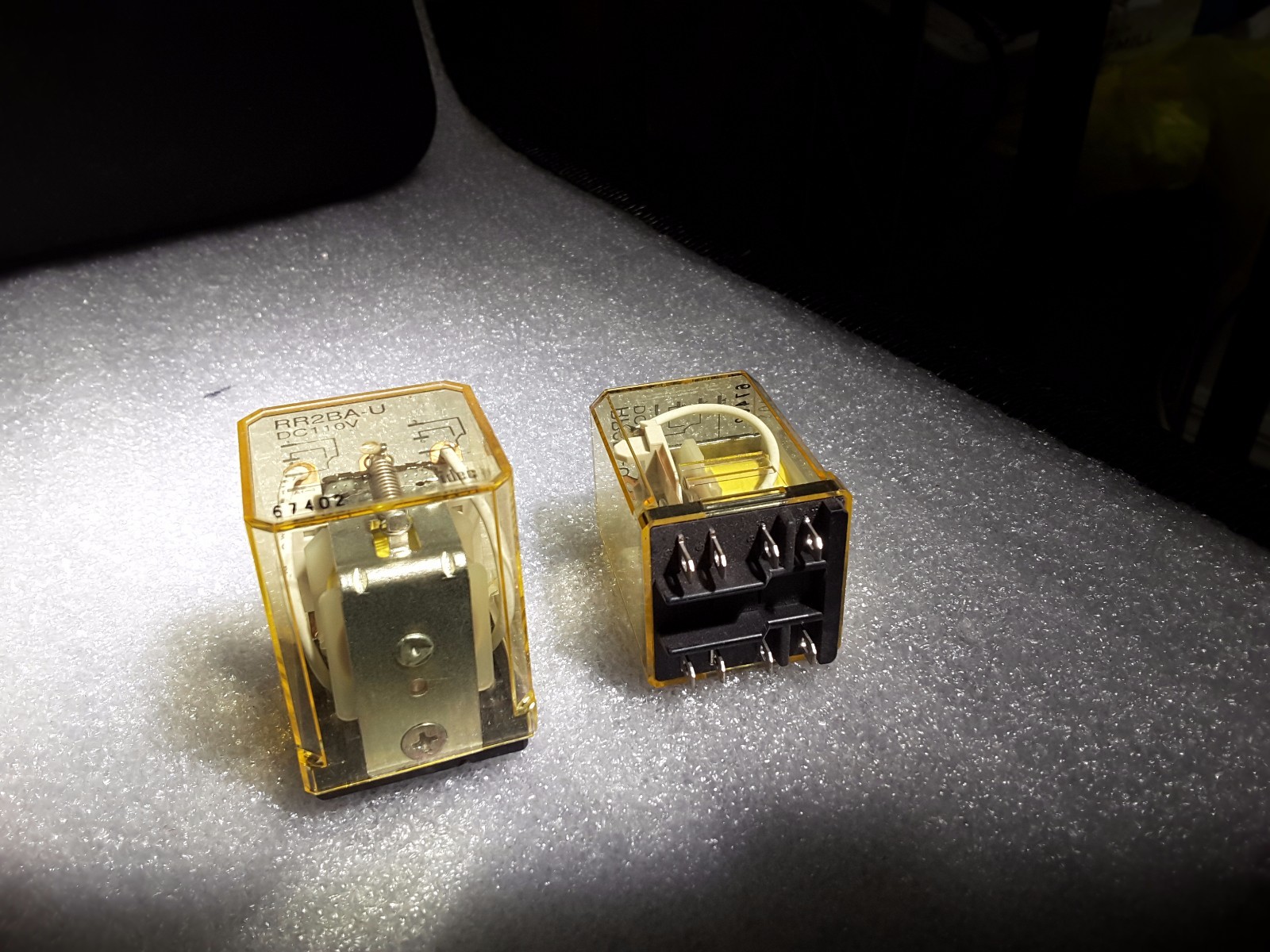 (2PCS) RR2BAUDC110V RR2BA-UDC110V DPDT BLADE RELAY (Lot of 2 ) NEW NOS ...