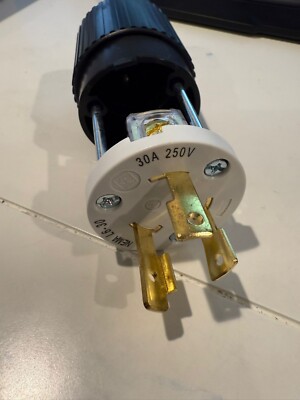 Hubbell Bryant White Locking Plug NEMA L6-30P Twist Lock Turnlok 30A ...