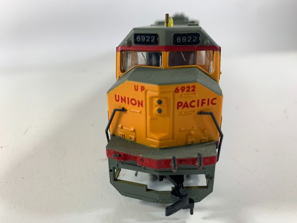 Bachmann 41-665-01 DD40X Centennial Loco , HO Scale (broken front ...