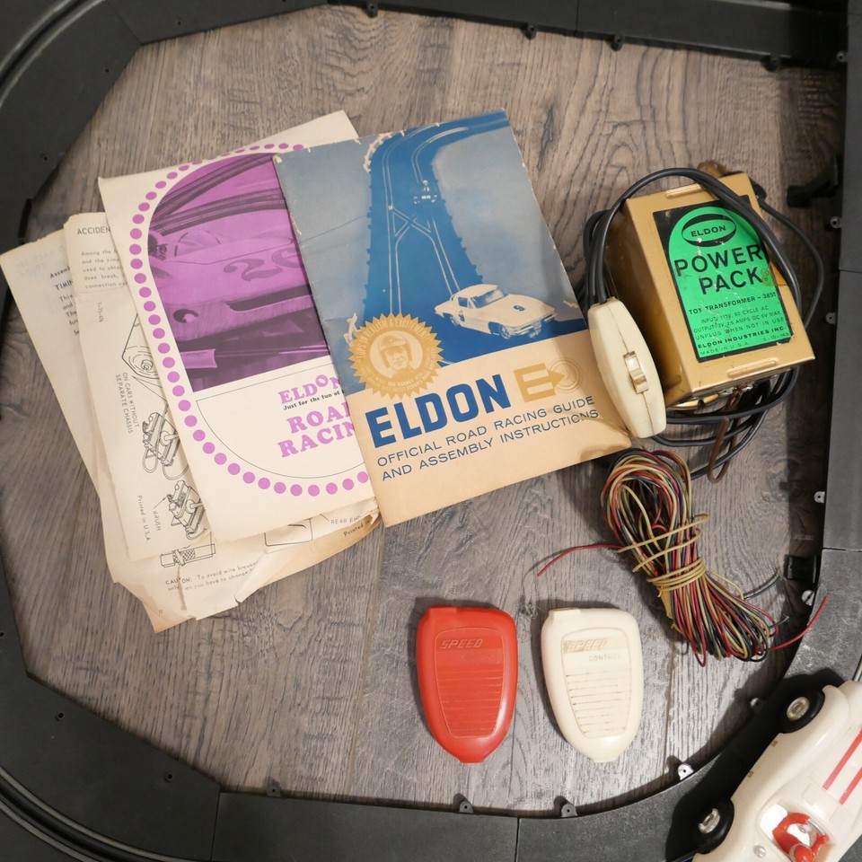 1962 Vintage Eldon Race Set w/ 2 Slot Cars Box 29 pcs. Track & Box ...
