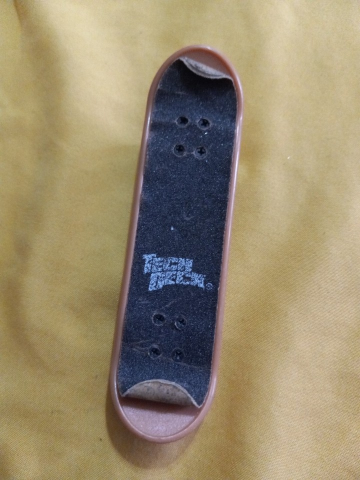Tech Deck Sierra Fellers Foundation Skateboard Fingerboards RED WHITE ...
