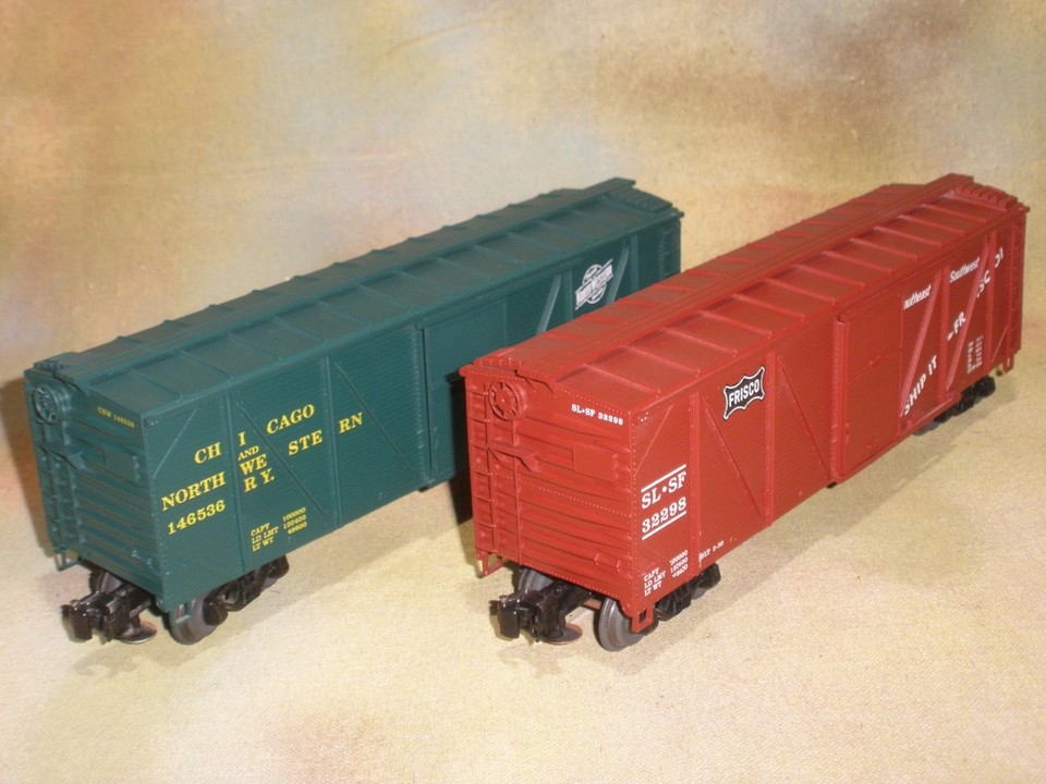 2 Crown Model Products Outside Braced Box Cars CNW #146536, Frisco ...