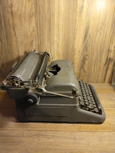 Vintage Used Royal KMM "Magic Margin" Typewriter 1940s | eBay