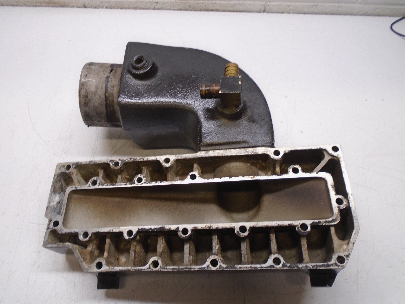 J4 F695866 Force L-Drive Exhaust Manifold 85 90 Hp 3 Cyl 1989 1990 ...