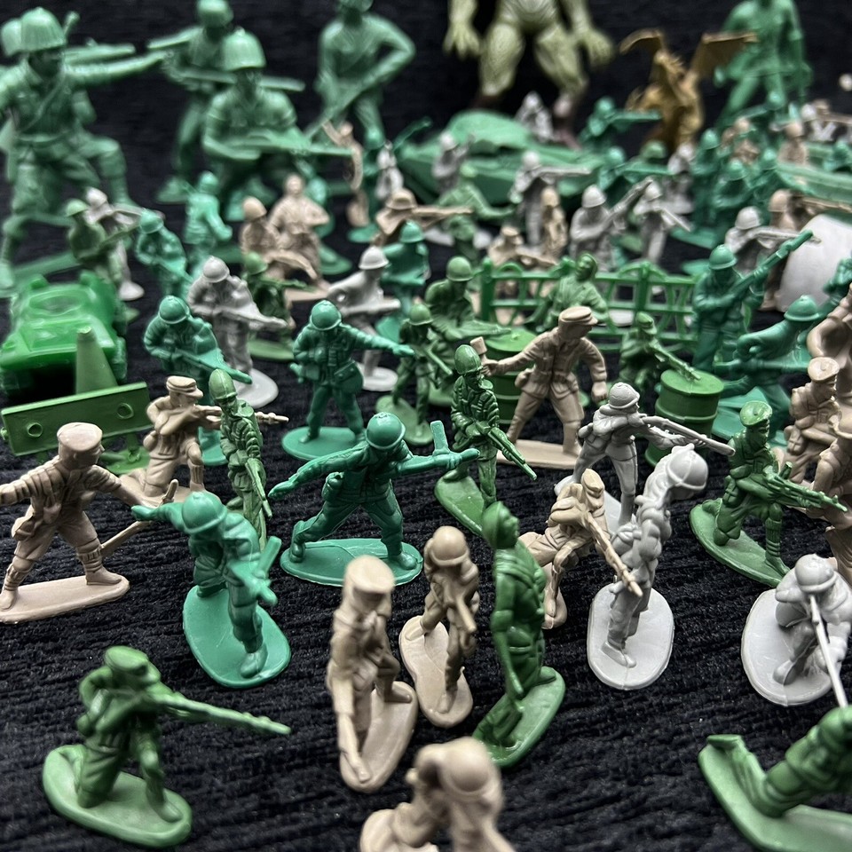 Vintage Army Men Small Soldiers Miniature War Toy Plastic Lot Set Of ...