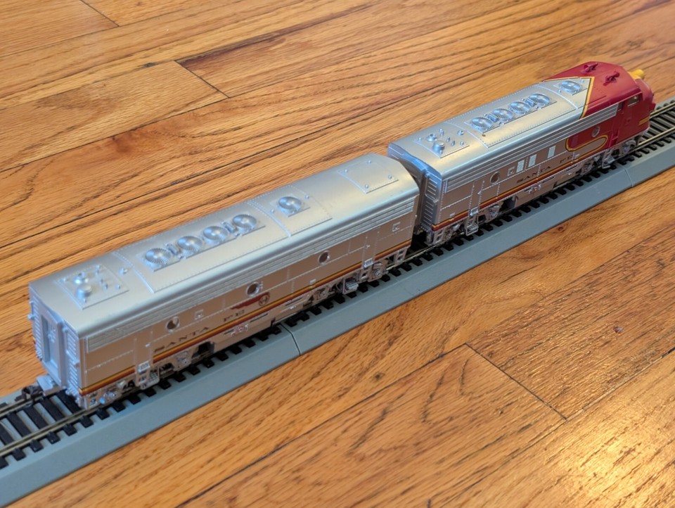 Athearn RTR Santa Fe #41 F7A HO Passenger Locomotive + B Unit Dumby | eBay