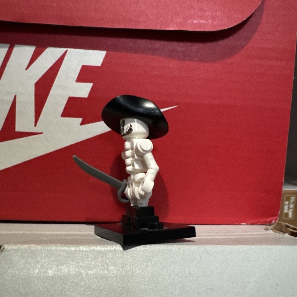LEGO Skeleton Barbossa Minifigure POC003 4181 Pirates of The Caribbean ...