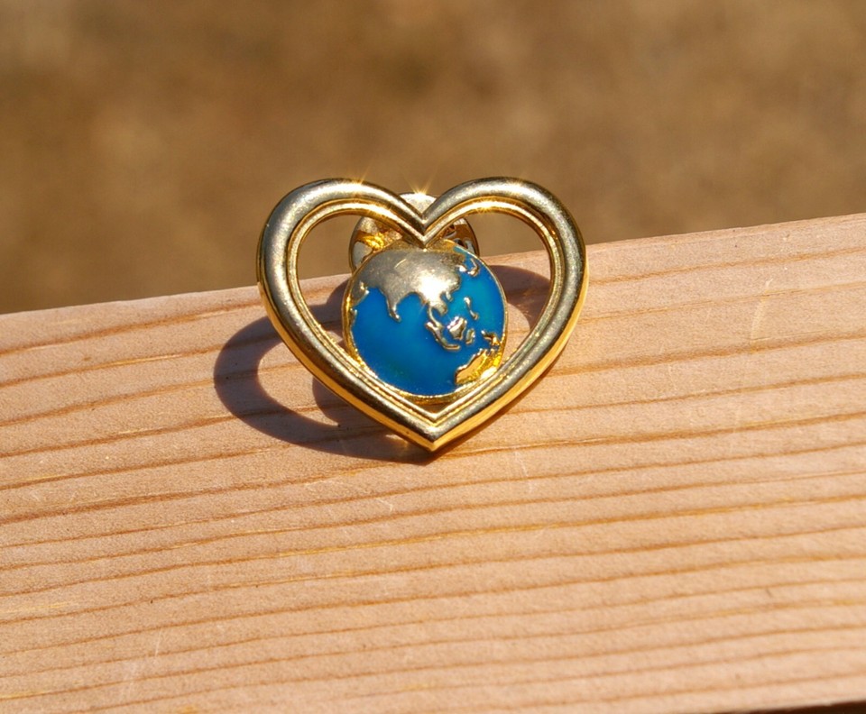 Blue & Gold Tone Metal Heart World Globe Lapel Pin Pinback Brooch Avon ...