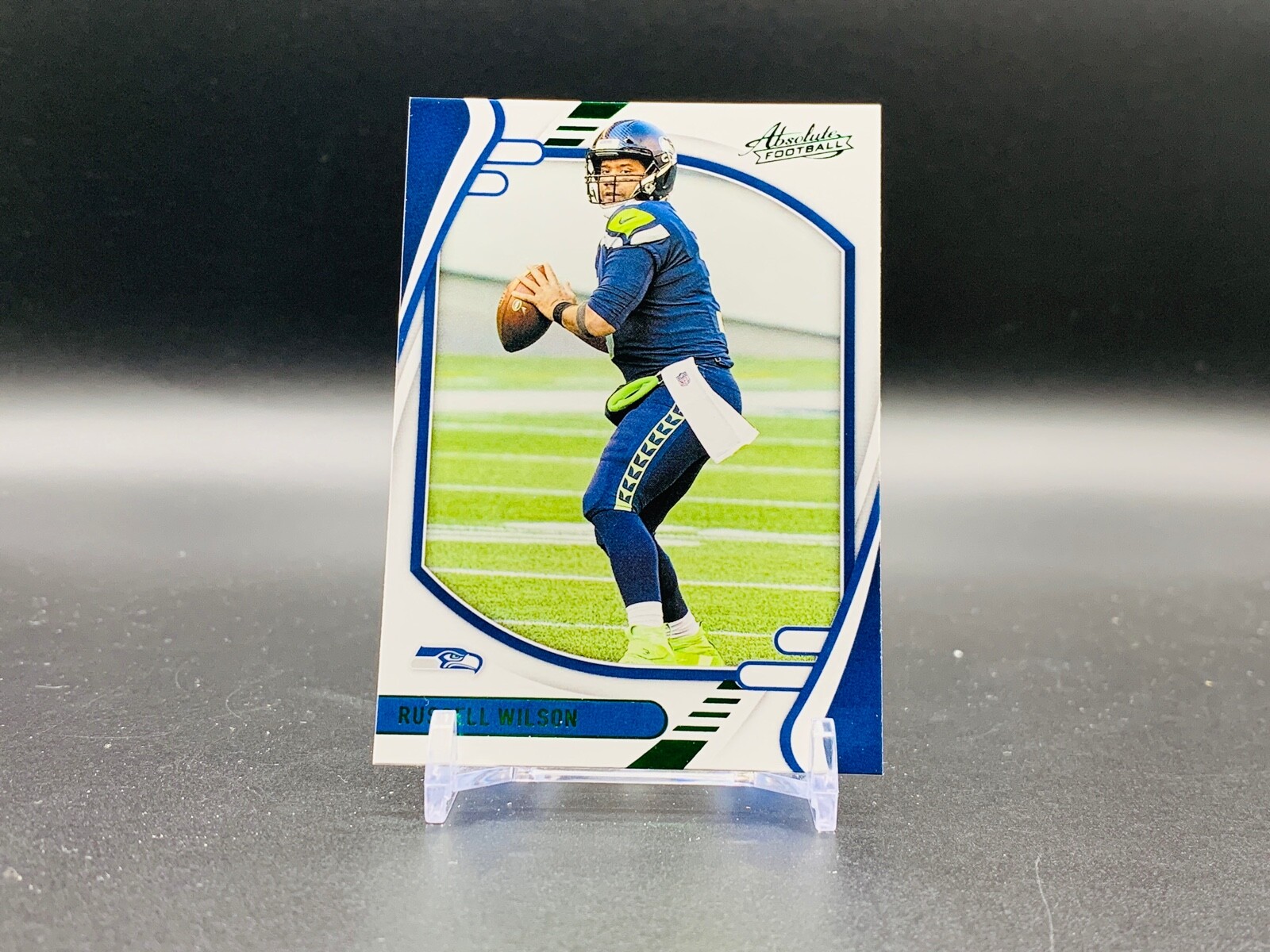 2021 Panini Absolute - Russell Wilson - Green - #85 | eBay