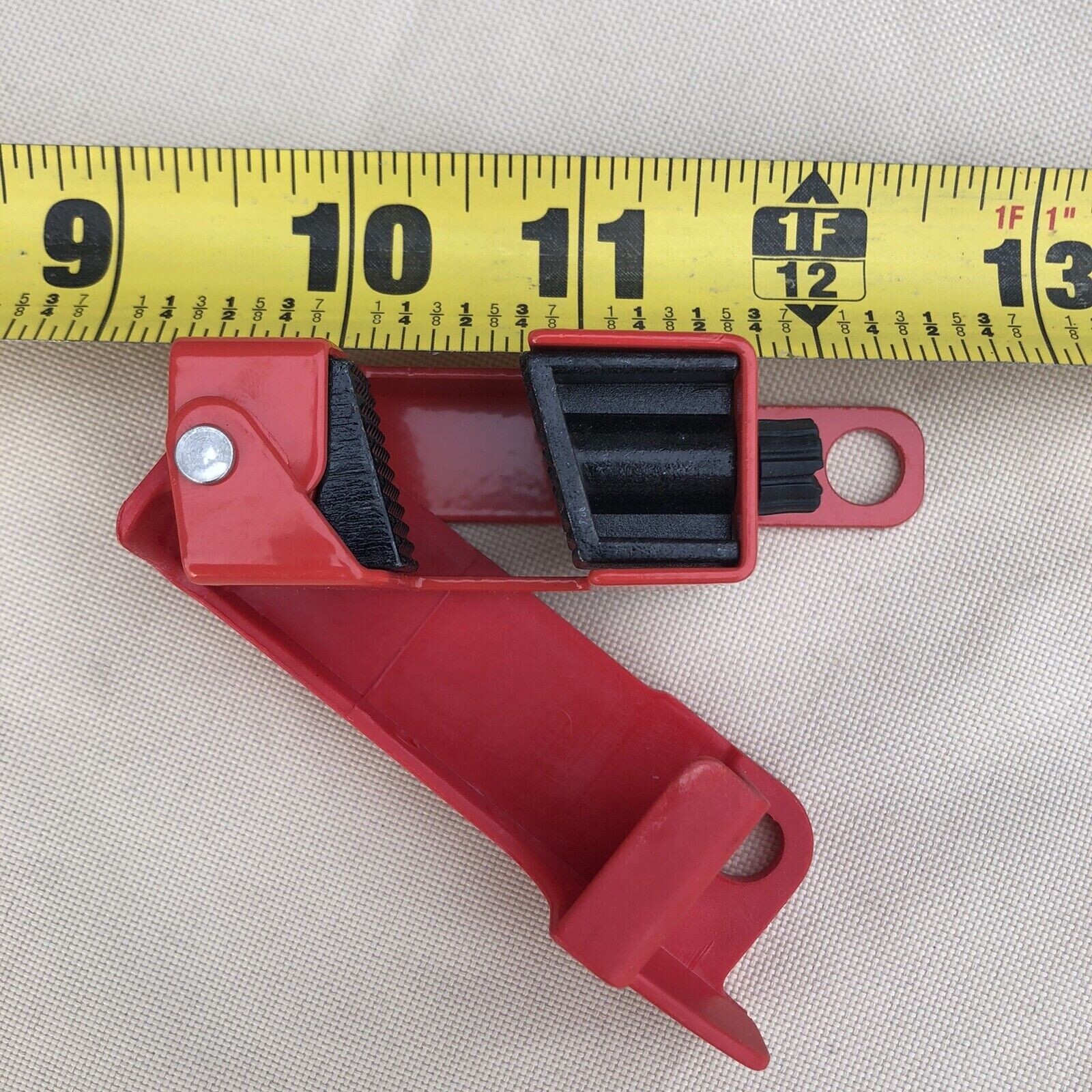 MASTER LOCK 491B Grip Tight Circuit Breaker Lockout, Tall and Wide ...