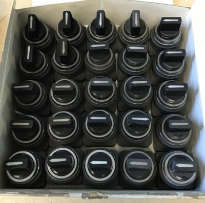 IDEC ASTN 5100B SELECTOR SWITCH***LOTOF25*** | eBay