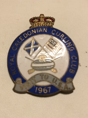1967 CURLING PIN ROYAL CALEDONIAN CURLING CLUB Enamel 1.5" Visit To U.S ...