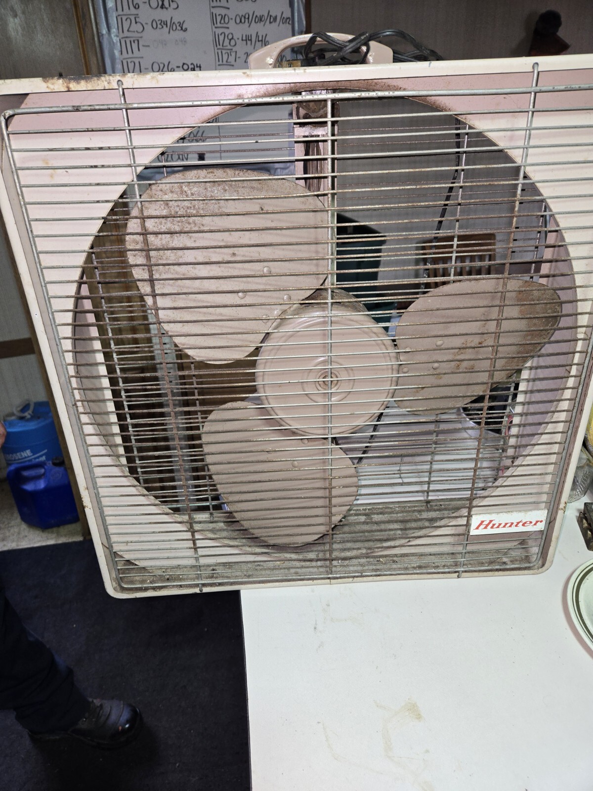 Vintage Metal Hunter Electric Box Fan Model FL209 22x22x6in Memphis TN ...