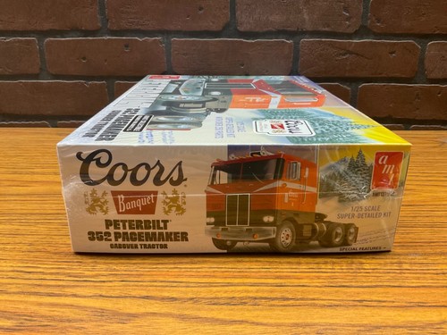 SKILL 3 MODEL KIT PETERBILT 352 PACEMAKER TRACTOR "COORS" 1/25 SCALE ...