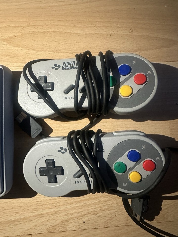 Genuine Nintendo Super SNES Classic Mini Console With 2 Controllers ...