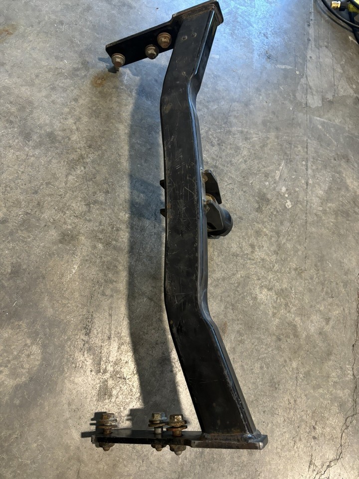 2003-2006 Chevy SSR Trailer Hitch Receiver OEM | Oris | OE 2005