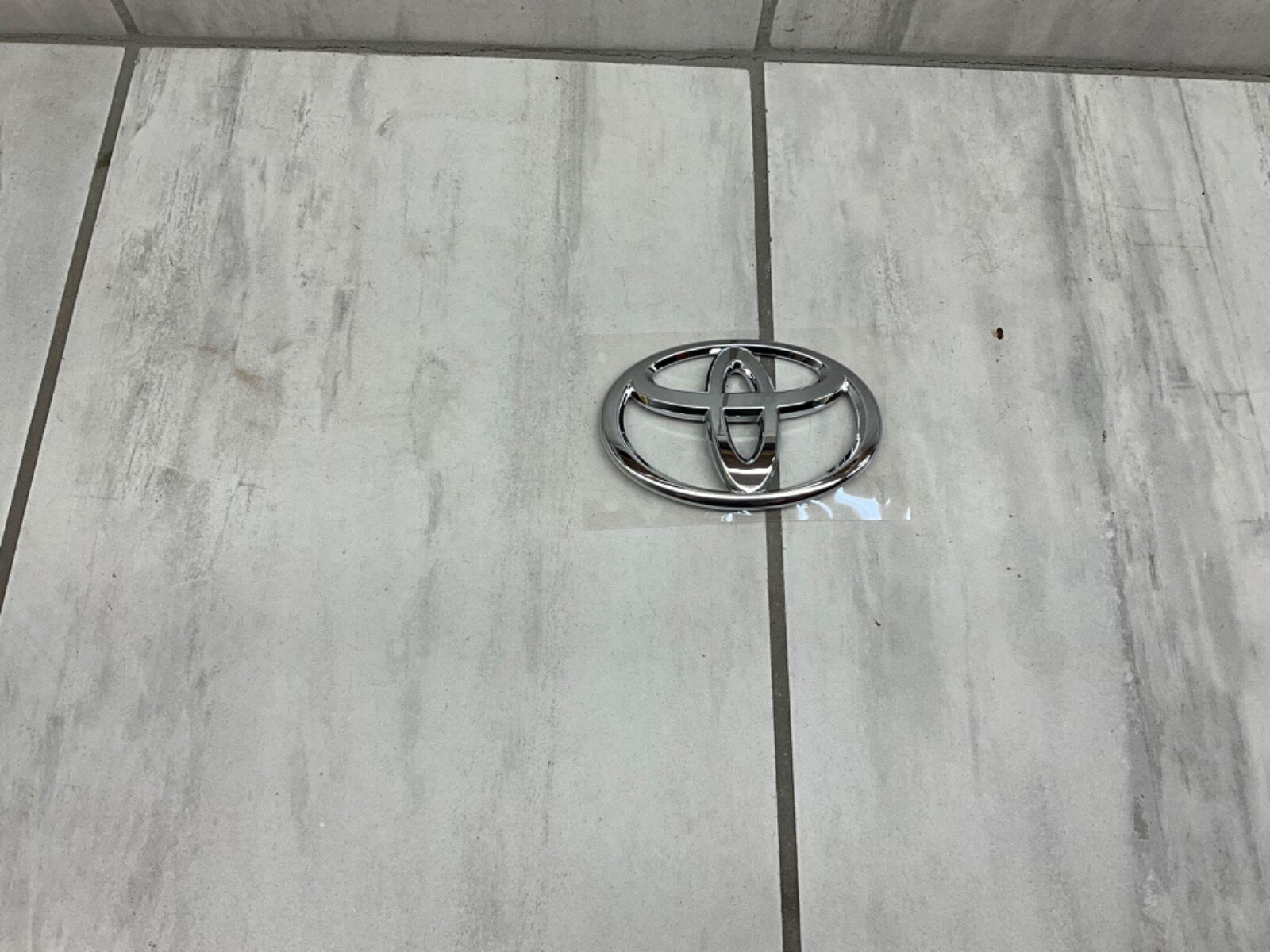 GENUINE TOYOTA HIGHLANDER CAMRY RAV4 YARIS BACK DOOR EMBLEM NO.1 OEM ...