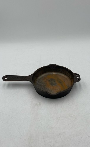 Smithey Ironware No. 6 Embossed Handle Pre-Seasoned Cast Iron Skillet ...