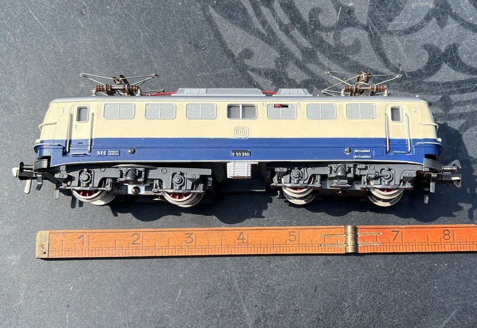 Fleischmann HO 1338 German 0-4-4-0 Electric Blue & Cream Locomotive ...