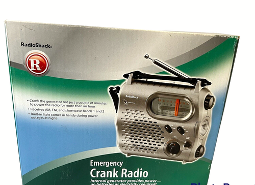 Radio Shack Emergency Crank Radio (20-238) AM/FM with USB Flashlight ...