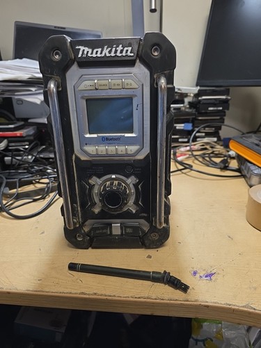 Makita DMR108 Dab+ Job Site Radio & Bluetooth- Body Only- SPARES OR ...