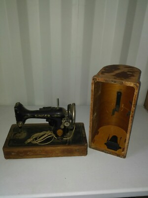 Vintage 1937 Singer Sewing Machine Portable | eBay