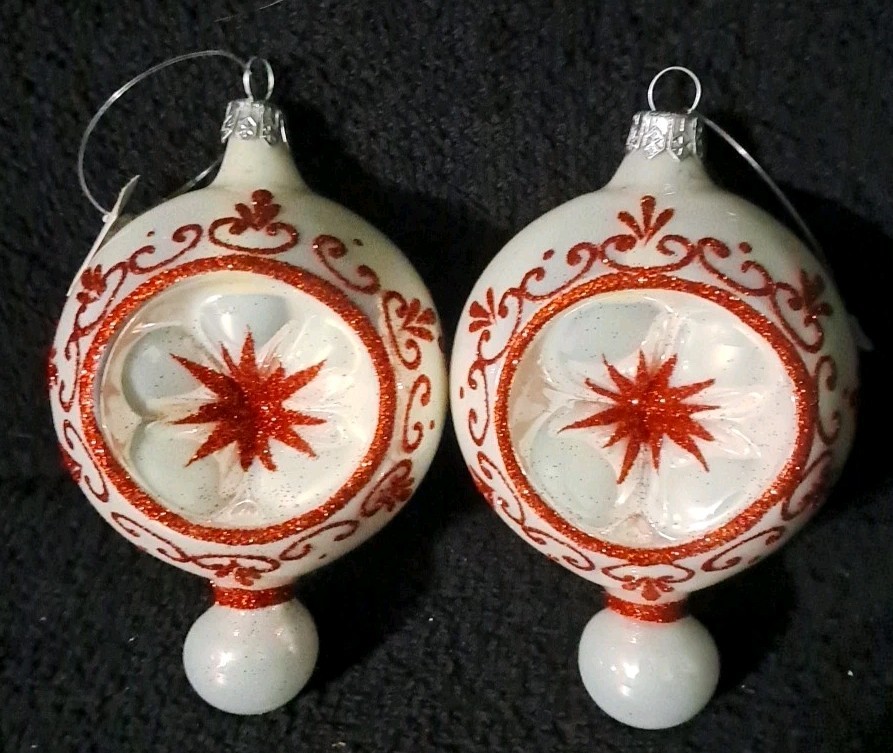 VINTAGE DILLARD'S TRIMMINGS RED/WHITE INDENT CHRISTMAS ORNAMENTS 2 ...