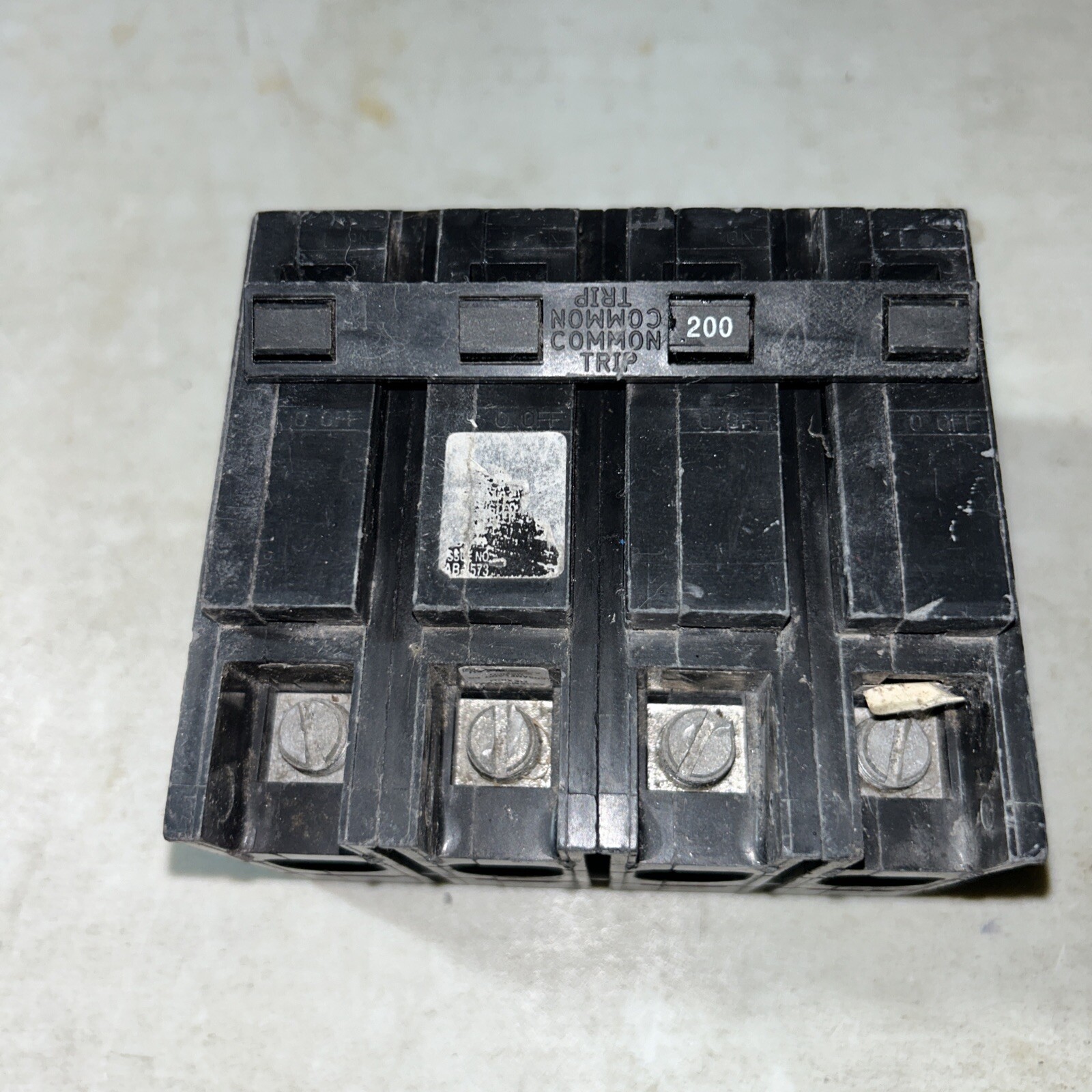 SQUARE D HOM2200 200 Amp 2 POLE 120/240 V Main CIRCUIT BREAKER | eBay