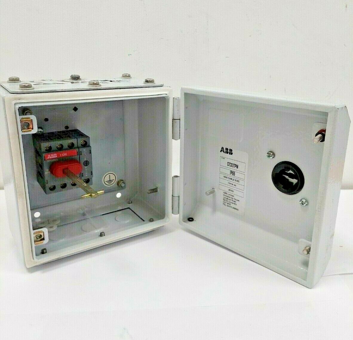 ABB 20Amp Enclosed Loadbreak TPN Switch | Grelly UK