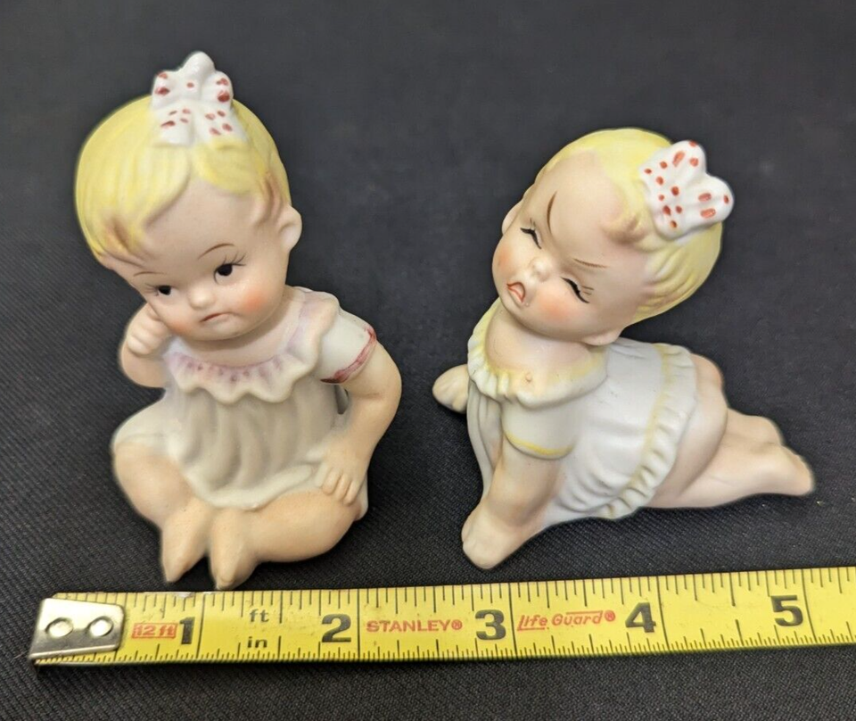 VINTAGE PORCELAIN BISQUE BABY GIRL CRYING CRAWLING FIGURINE IN WHITE ...