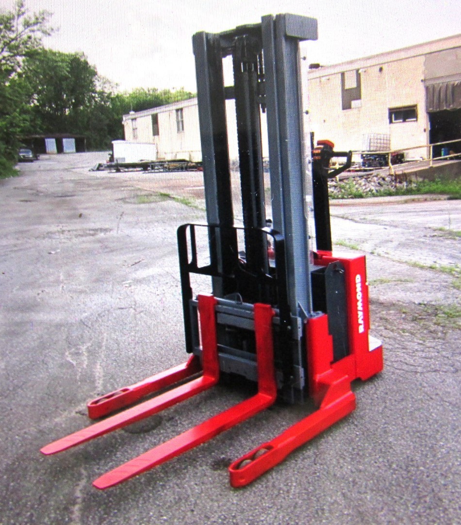 Raymond DSX30 Dock Stocker Electric Walkie Stacker Forklift | eBay