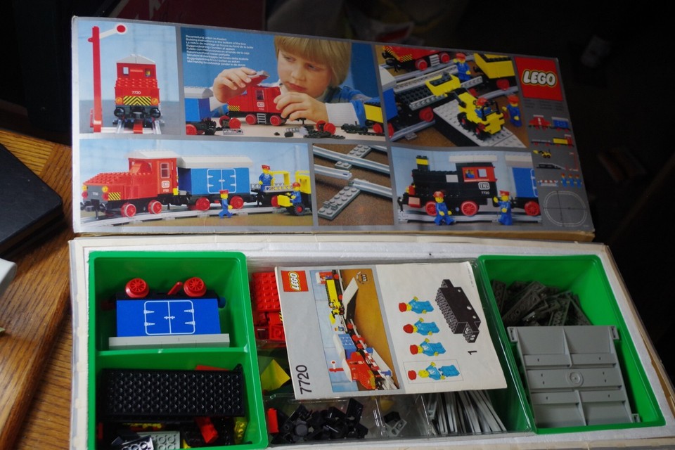 Vintage 1980 LEGO 7720 4.5v Diesel Freight Train 100% Complete ...