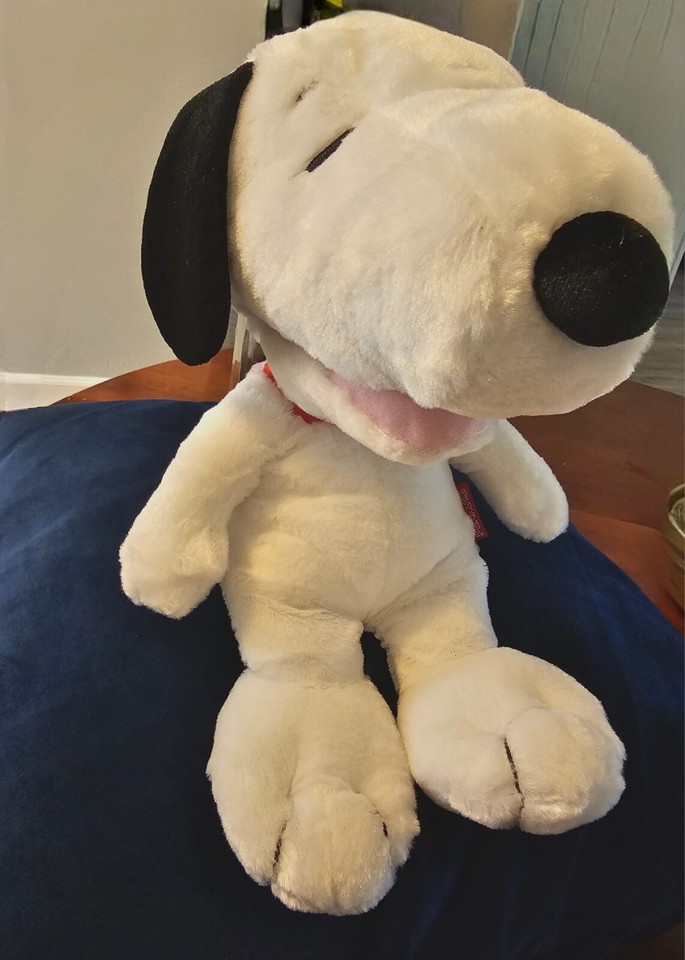 Peanuts Snoopy Plush Stuffed Animal Laughing Toy Collectible 2015-Works ...