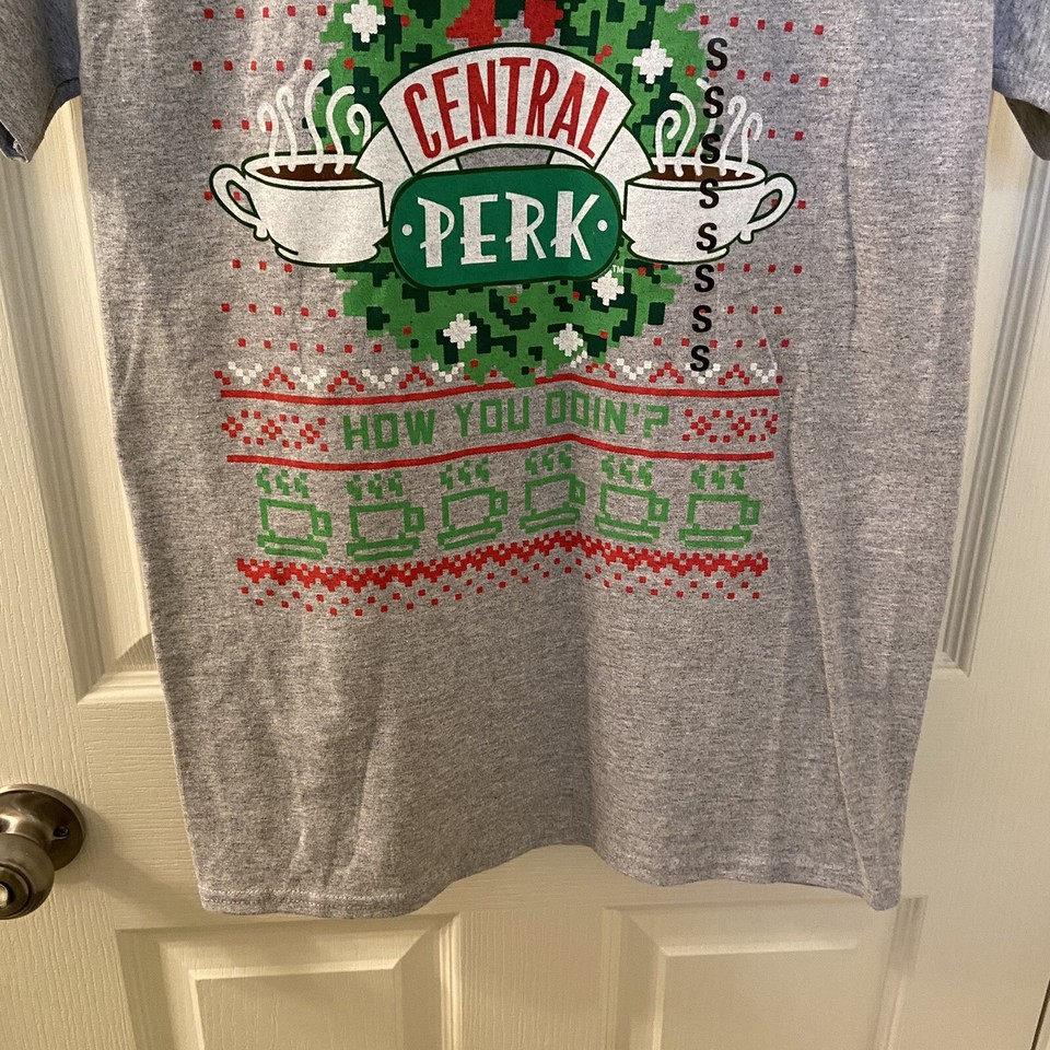 Friends Central Perk Coffee Christmas Wreath T-Shirt Adult Size Small ...