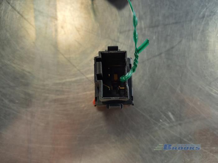 Schalter für Warnblinker VW Transporter T5 Kasten 6Y0953235 P588759 ...