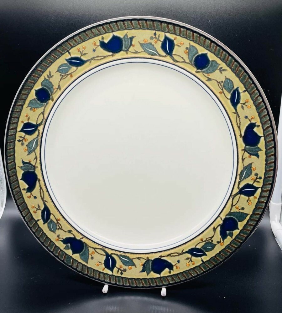 Mikasa Intaglio Arabella Dinner Plate 11 1/8" | eBay