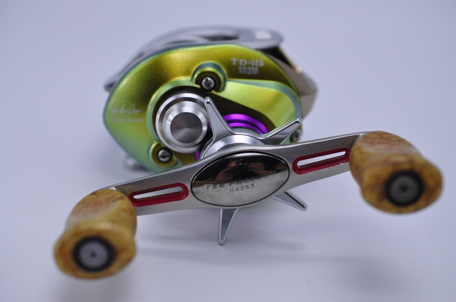 Megabass Daiwa TD-ITO 103M 5.8:1 Gear Right BaitCasting Reel Very Good ...