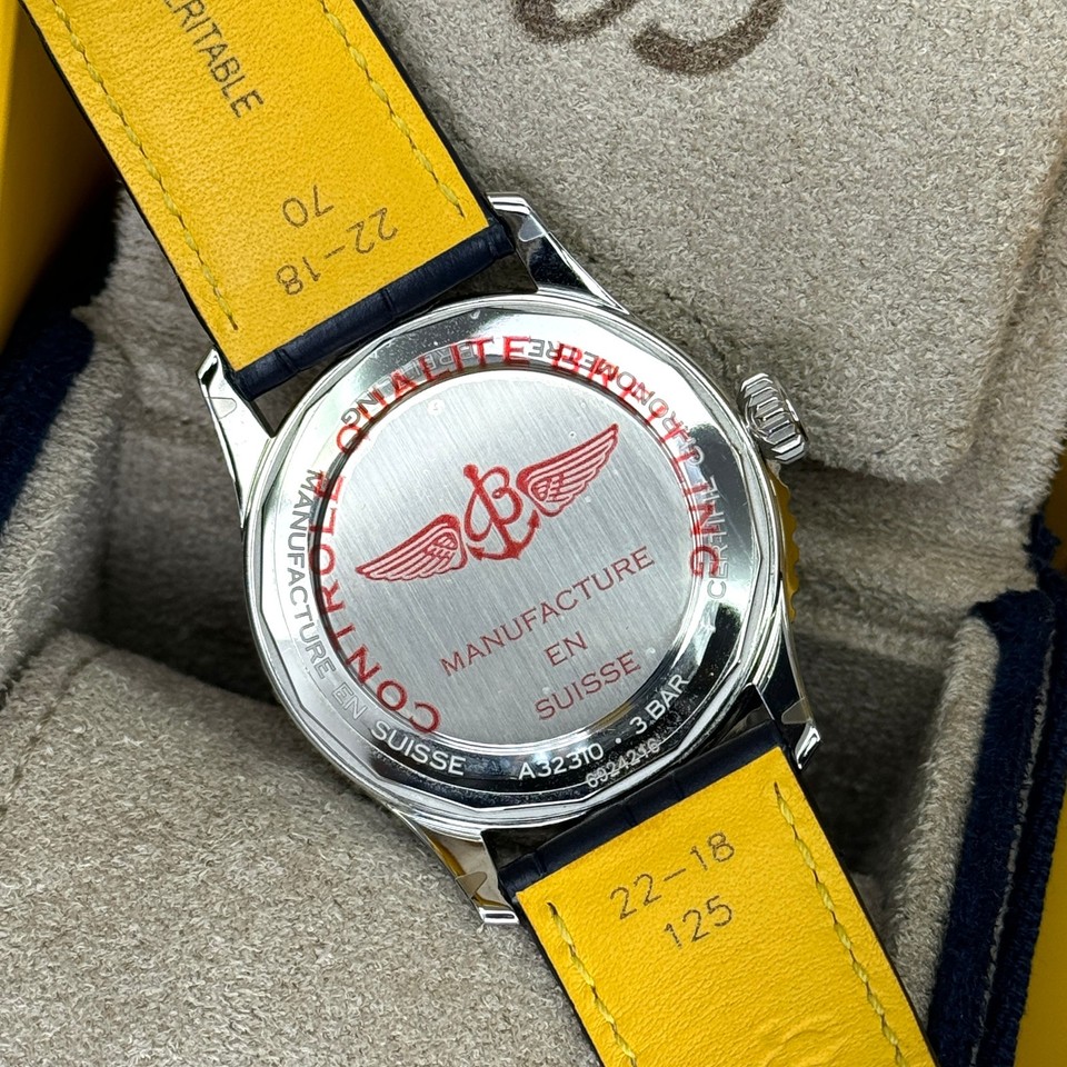 Breitling Navitimer GMT Automatic Gmt 41 Sunburst Ice Blue Dial Leather ...