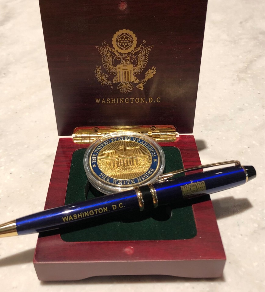 2 OBAMA COIN CHALLENGE w CLEAR CASE PRESIDENT USA FLAG GOLD EAGLE ...