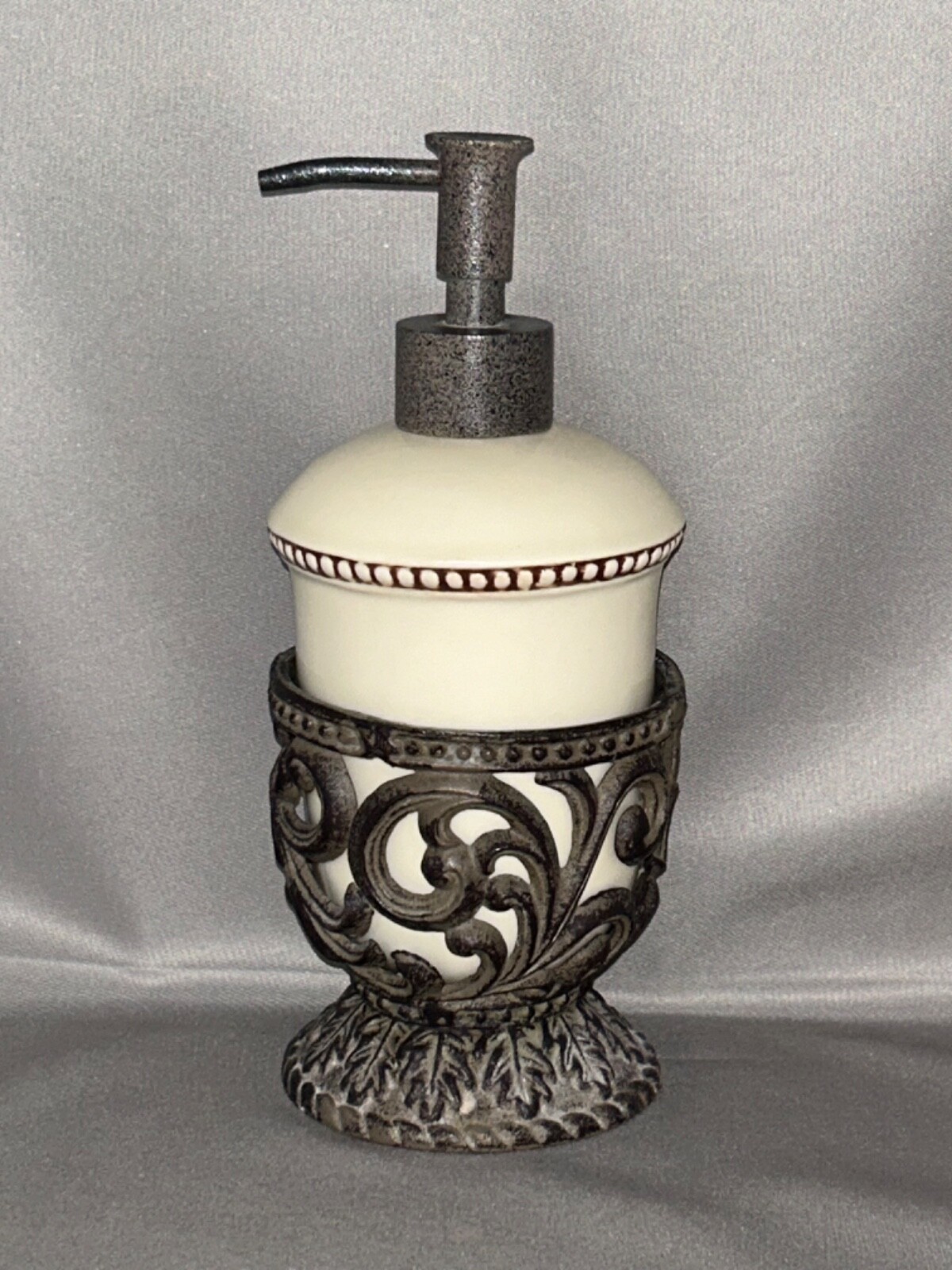 GG Collection Acanthus stoneware pedestal soap dispenser. Excellent. | eBay