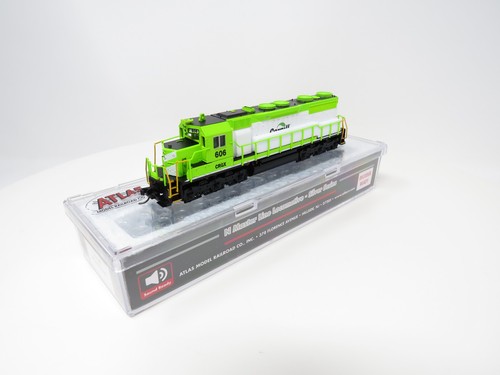 Atlas N 40005753 Cargill CRGX SD35 Diesel Locomotive Freight Train | eBay